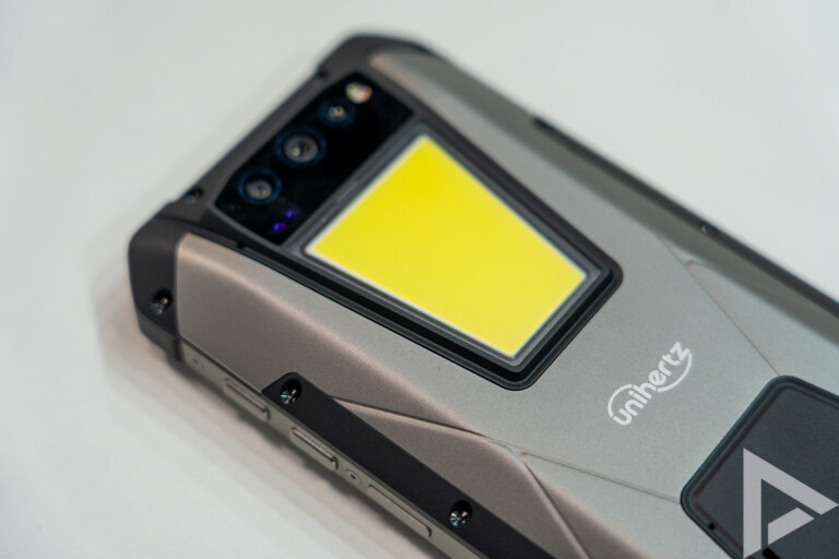 Unihertz Tank: een mega accu in Android-smartphone (hands-on)